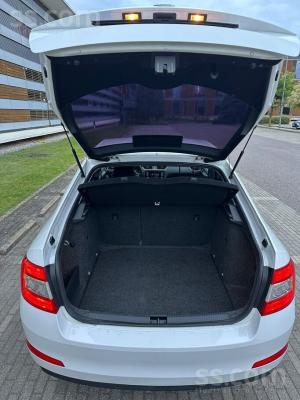White Skoda Octavia 2013 in Riga, with an engine capacity of 1.80 L and mileage of 218 thousand km for 7950 €, photo 5 on AUTOMOTO.COM.LV