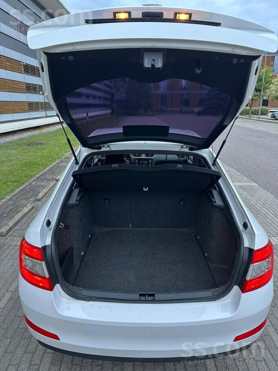 White Skoda Octavia 2013 in Riga, with an engine capacity of 1.80 L and mileage of 218 thousand km for 7950 €, photo 5 on AUTOMOTO.COM.LV