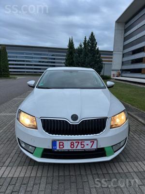 White Skoda Octavia 2013 in Riga, with an engine capacity of 1.80 L and mileage of 218 thousand km for 7950 €, photo 8 on AUTOMOTO.COM.LV