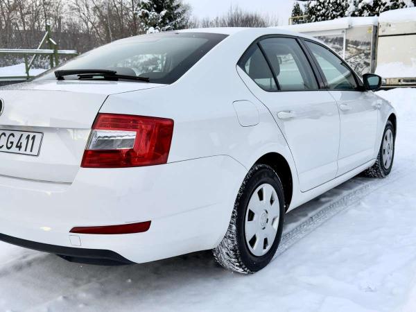 Balts Skoda Octavia 2014 Viļņa, ar dzinēja tilpumu 1.60 L un nobraukumu 210 tūkst. km par 4850 €, foto 3 vietnē AUTOMOTO.COM.LV
