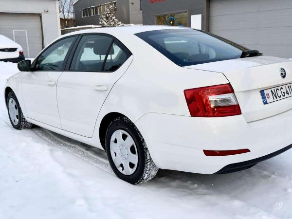Balts Skoda Octavia 2014 Viļņa, ar dzinēja tilpumu 1.60 L un nobraukumu 210 tūkst. km par 4850 €, foto 5 vietnē AUTOMOTO.COM.LV