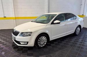 White Skoda Octavia 2014 in Kaunas, with an engine capacity of 1.60 L and mileage of 200 thousand km for 4750 €, photo  on AUTOMOTO.COM.LV
