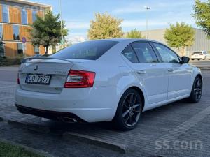 White Skoda Octavia 2014 in Riga, with an engine capacity of 2.00 L and mileage of 195 thousand km for 8900 €, photo 5 on AUTOMOTO.COM.LV