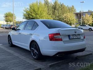 White Skoda Octavia 2014 in Riga, with an engine capacity of 2.00 L and mileage of 195 thousand km for 8900 €, photo 7 on AUTOMOTO.COM.LV