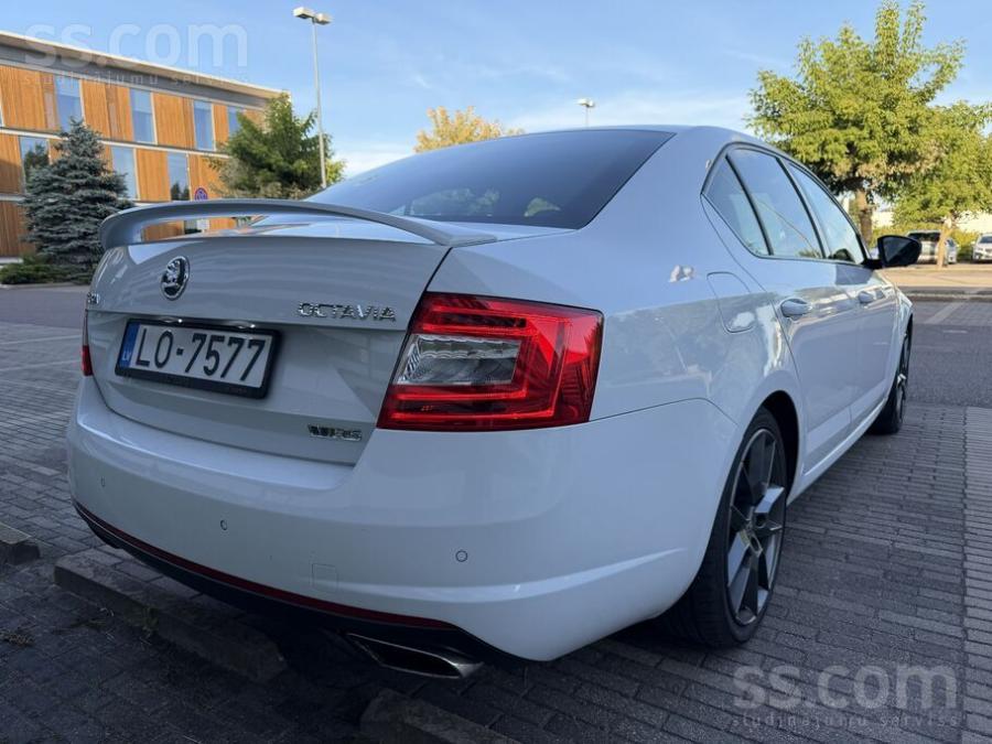 White Skoda Octavia 2014 in Riga, with an engine capacity of 2.00 L and mileage of 195 thousand km for 8900 €, photo 18 on AUTOMOTO.COM.LV