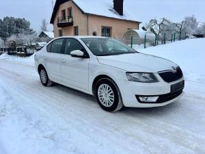 White Skoda Octavia 2015 in Kaunas, with an engine capacity of 1.60 L and mileage of 253 thousand km for 5500 €, photo 6 on AUTOMOTO.COM.LV