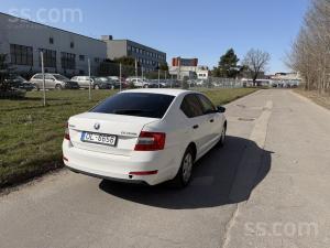 White Skoda Octavia 2015 in Riga, with an engine capacity of 1.60 L and mileage of 270 thousand km for 6600 €, photo 4 on AUTOMOTO.COM.LV