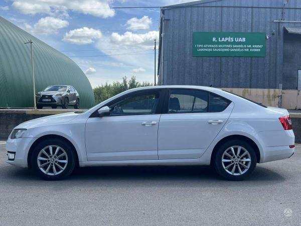 White Skoda Octavia 2015 in Panevezys, with an engine capacity of 1.60 L and mileage of 268 thousand km for 3700 €, photo 2 on AUTOMOTO.COM.LV