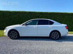 White Skoda Octavia 2015 in Riga, with an engine capacity of 2.00 L and mileage of 227 thousand km for 7800 €, photo 4 on AUTOMOTO.COM.LV