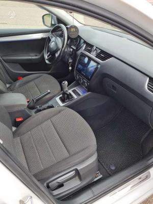White Skoda Octavia 2015 in Kaunas, with an engine capacity of 1.60 L and mileage of 211 thousand km for 7700 €, photo 9 on AUTOMOTO.COM.LV