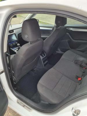 White Skoda Octavia 2015 in Kaunas, with an engine capacity of 1.60 L and mileage of 211 thousand km for 7700 €, photo 10 on AUTOMOTO.COM.LV
