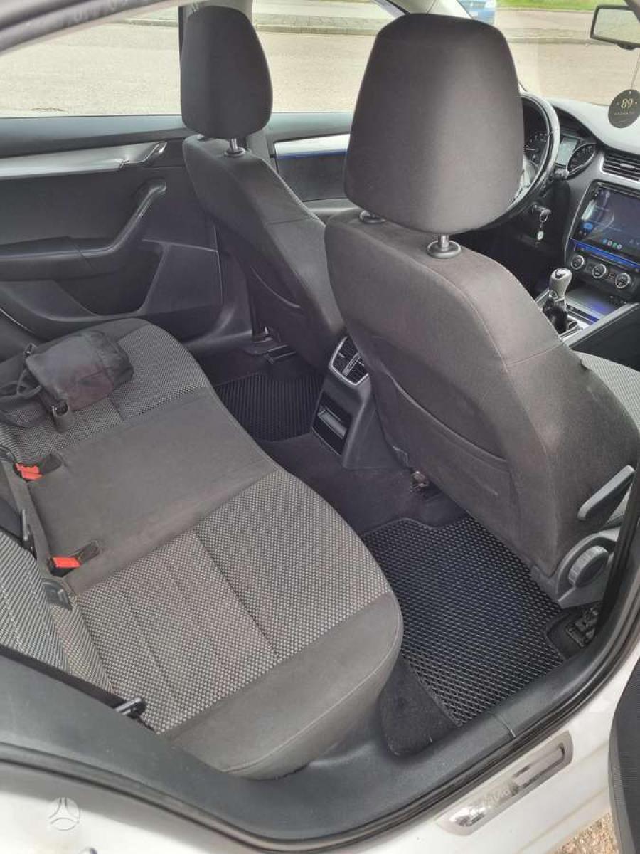 White Skoda Octavia 2015 in Kaunas, with an engine capacity of 1.60 L and mileage of 211 thousand km for 7700 €, photo 11 on AUTOMOTO.COM.LV