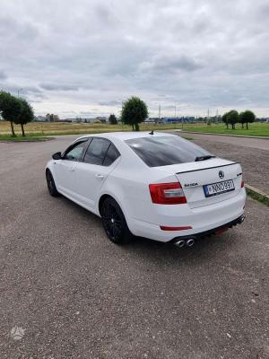 White Skoda Octavia 2015 in Kaunas, with an engine capacity of 1.60 L and mileage of 211 thousand km for 7700 €, photo 13 on AUTOMOTO.COM.LV