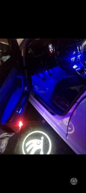 White Skoda Octavia 2015 in Kaunas, with an engine capacity of 1.60 L and mileage of 211 thousand km for 7700 €, photo 17 on AUTOMOTO.COM.LV