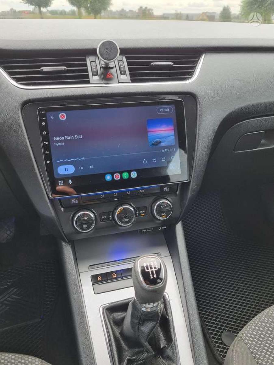 White Skoda Octavia 2015 in Kaunas, with an engine capacity of 1.60 L and mileage of 211 thousand km for 7700 €, photo 19 on AUTOMOTO.COM.LV