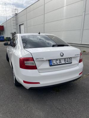 Balts Skoda Octavia 2016 Alīta, ar dzinēja tilpumu 1.60 L un nobraukumu 160 tūkst. km par 5800 €, foto 8 vietnē AUTOMOTO.COM.LV