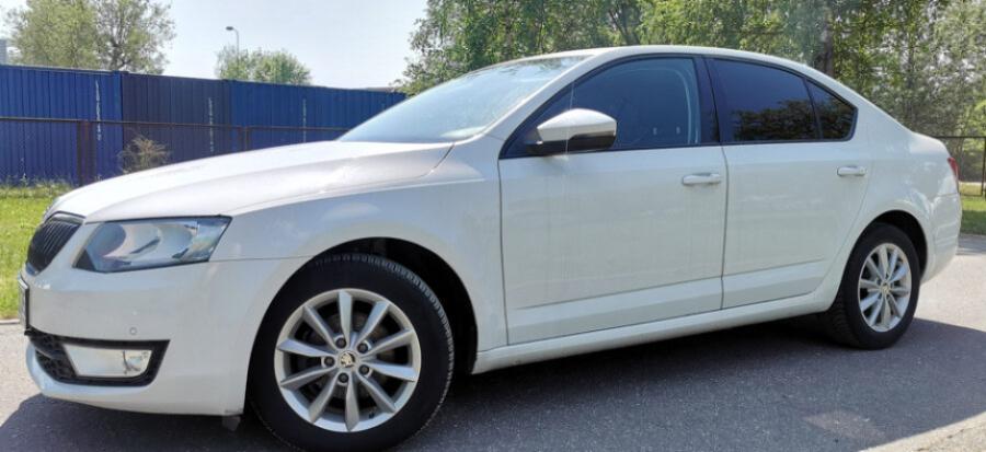 White Skoda Octavia 2016 in Riga, with an engine capacity of 1.60 L and mileage of 350 thousand km for 6300 €, photo 3 on AUTOMOTO.COM.LV