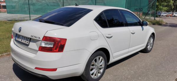White Skoda Octavia 2016 in Riga, with an engine capacity of 1.60 L and mileage of 350 thousand km for 6300 €, photo 7 on AUTOMOTO.COM.LV