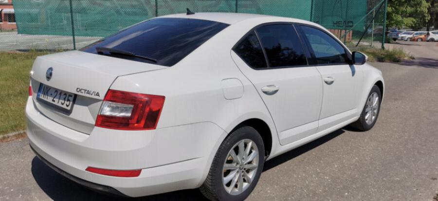 White Skoda Octavia 2016 in Riga, with an engine capacity of 1.60 L and mileage of 350 thousand km for 6300 €, photo 8 on AUTOMOTO.COM.LV