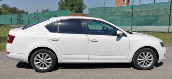 White Skoda Octavia 2016 in Riga, with an engine capacity of 1.60 L and mileage of 350 thousand km for 6300 €, photo 9 on AUTOMOTO.COM.LV