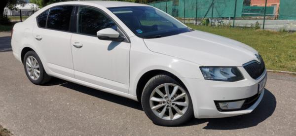 White Skoda Octavia 2016 in Riga, with an engine capacity of 1.60 L and mileage of 350 thousand km for 6300 €, photo 10 on AUTOMOTO.COM.LV