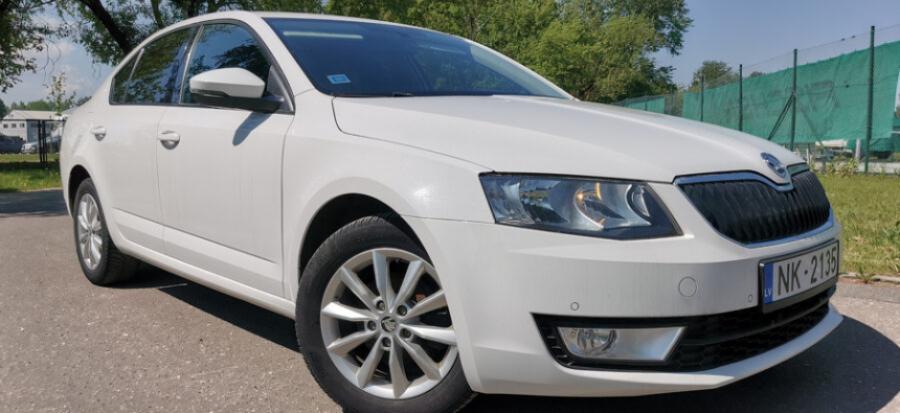 White Skoda Octavia 2016 in Riga, with an engine capacity of 1.60 L and mileage of 350 thousand km for 6300 €, photo 13 on AUTOMOTO.COM.LV