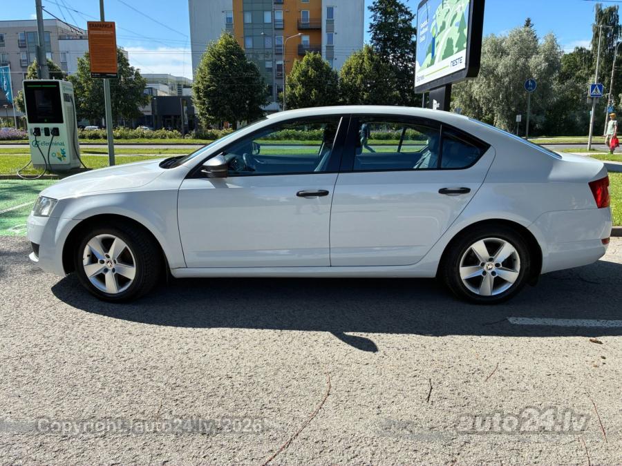 White Skoda Octavia 2016 in Tallinn, with an engine capacity of 1.20 L and mileage of 0 thousand km for 4490 €, photo 4 on AUTOMOTO.COM.LV