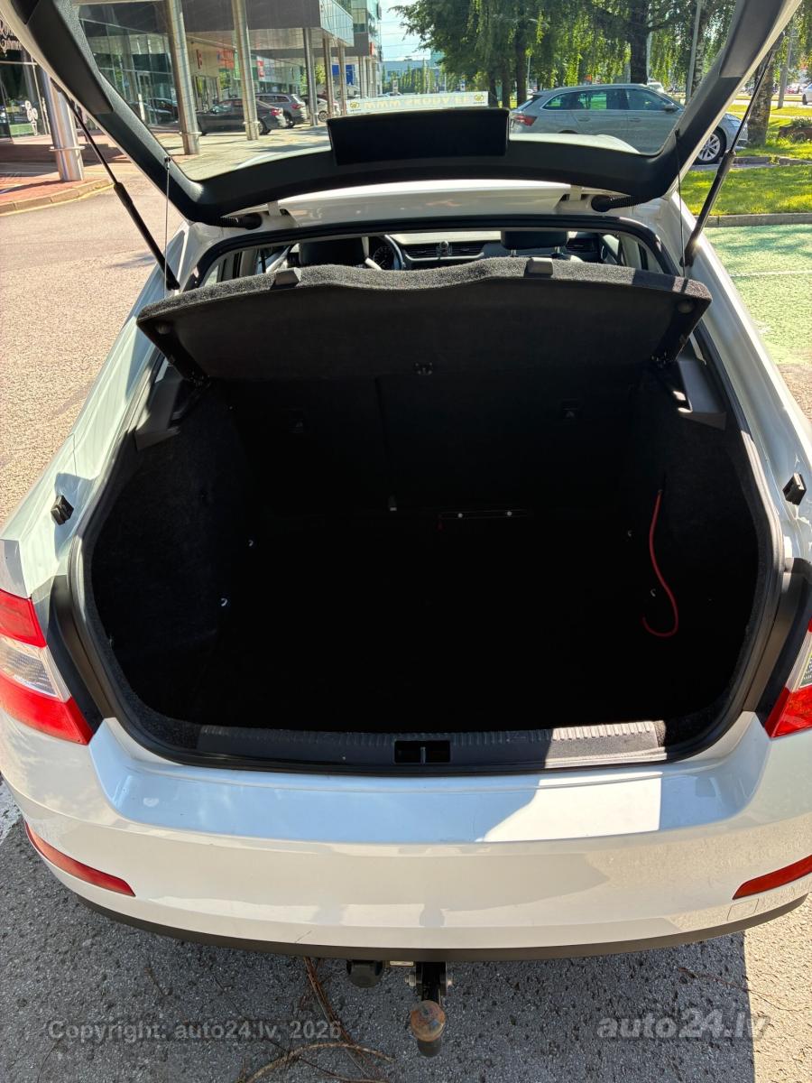 White Skoda Octavia 2016 in Tallinn, with an engine capacity of 1.20 L and mileage of 0 thousand km for 4490 €, photo 12 on AUTOMOTO.COM.LV