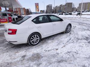 White Skoda Octavia 2017 in Siauliai, with an engine capacity of 1.60 L and mileage of 330 thousand km for 5900 €, photo 6 on AUTOMOTO.COM.LV