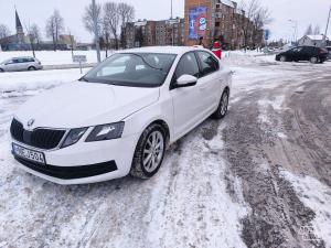 White Skoda Octavia 2017 in Siauliai, with an engine capacity of 1.60 L and mileage of 330 thousand km for 5900 €, photo 9 on AUTOMOTO.COM.LV