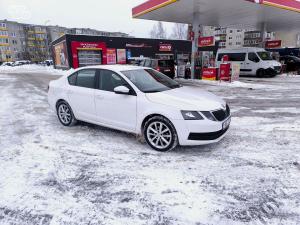 White Skoda Octavia 2017 in Siauliai, with an engine capacity of 1.60 L and mileage of 330 thousand km for 5900 €, photo 10 on AUTOMOTO.COM.LV