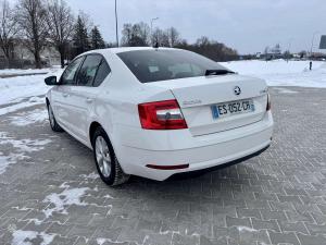 White Skoda Octavia 2017 in Taurage, with an engine capacity of 1.60 L and mileage of 250 thousand km for 6900 €, photo 5 on AUTOMOTO.COM.LV