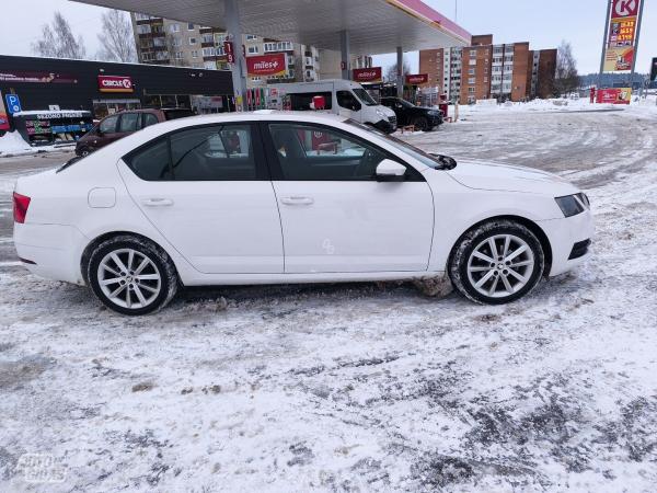 Balts Skoda Octavia 2017 Šauļi, ar dzinēja tilpumu 1.60 L un nobraukumu 330 tūkst. km par 6000 €, foto 5 vietnē AUTOMOTO.COM.LV