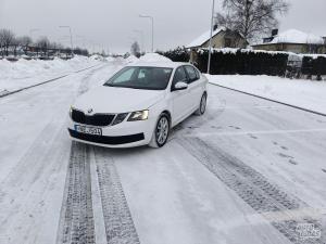Белый Шкода Октавия 2017 в Шяуляй, объемом двигателя 1.60 л и пробегом 3 тыс. км за 6000 €, фото 10 на AUTOMOTO.COM.LV