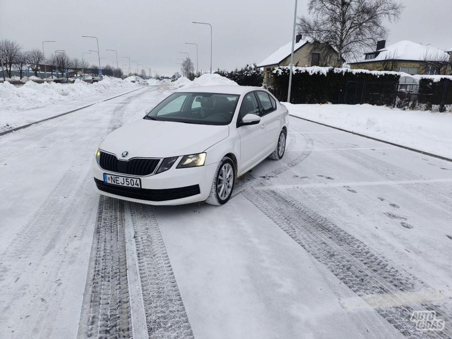 Белый Шкода Октавия 2017 в Шяуляй, объемом двигателя 1.60 л и пробегом 3 тыс. км за 6000 €, фото 10 на AUTOMOTO.COM.LV