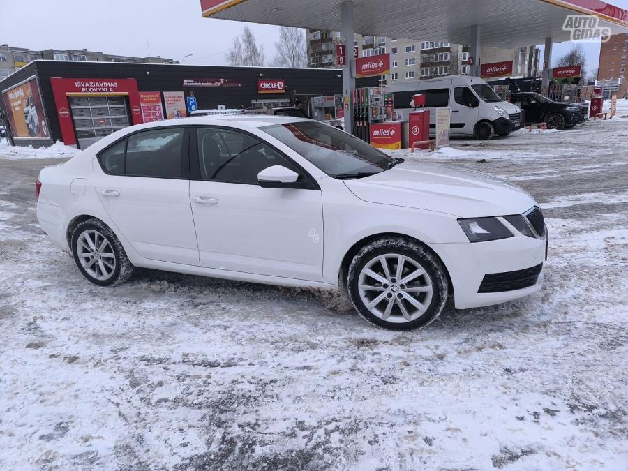 White Skoda Octavia 2017 in Siauliai, with an engine capacity of 1.60 L and mileage of 3 thousand km for 6000 €, photo 4 on AUTOMOTO.COM.LV