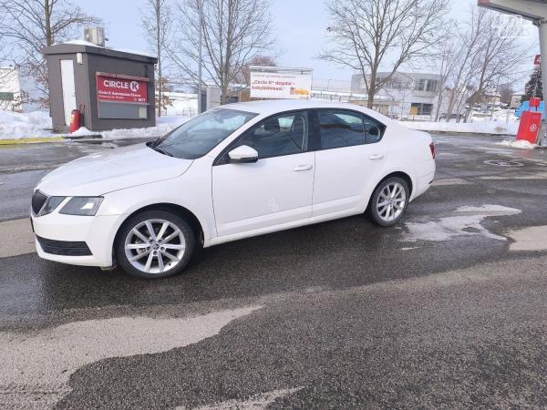 White Skoda Octavia 2017 in Siauliai, with an engine capacity of 1.60 L and mileage of 3 thousand km for 6100 €, photo 4 on AUTOMOTO.COM.LV