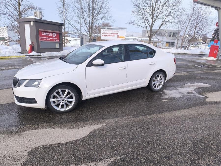 White Skoda Octavia 2017 in Siauliai, with an engine capacity of 1.60 L and mileage of 3 thousand km for 6100 €, photo 4 on AUTOMOTO.COM.LV