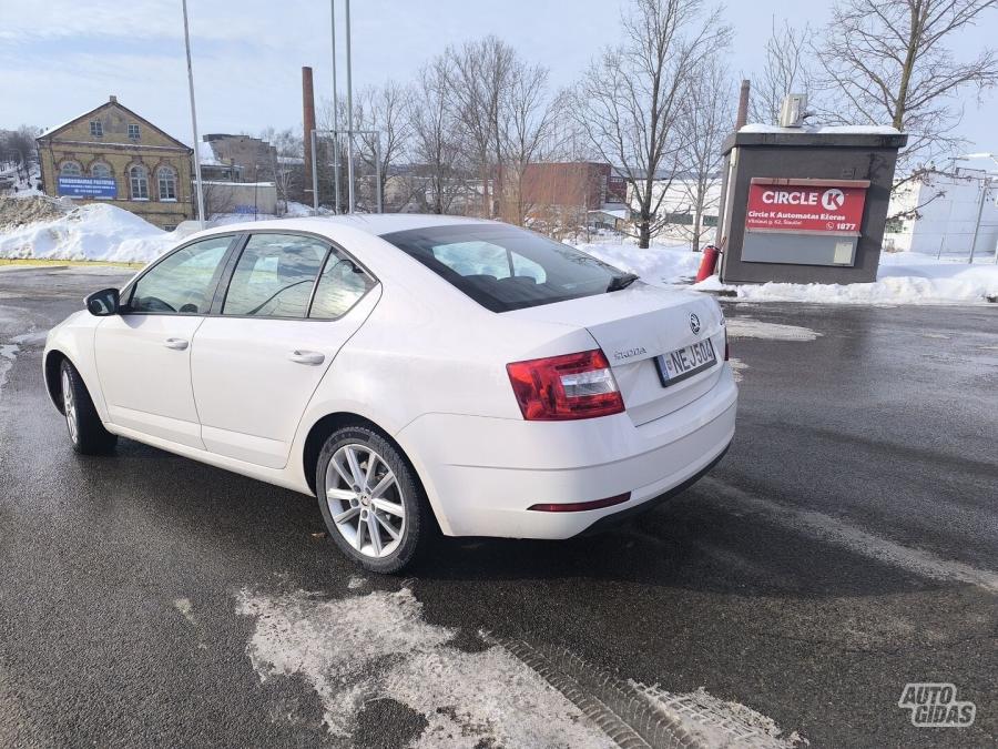 White Skoda Octavia 2017 in Siauliai, with an engine capacity of 1.60 L and mileage of 3 thousand km for 6100 €, photo 5 on AUTOMOTO.COM.LV