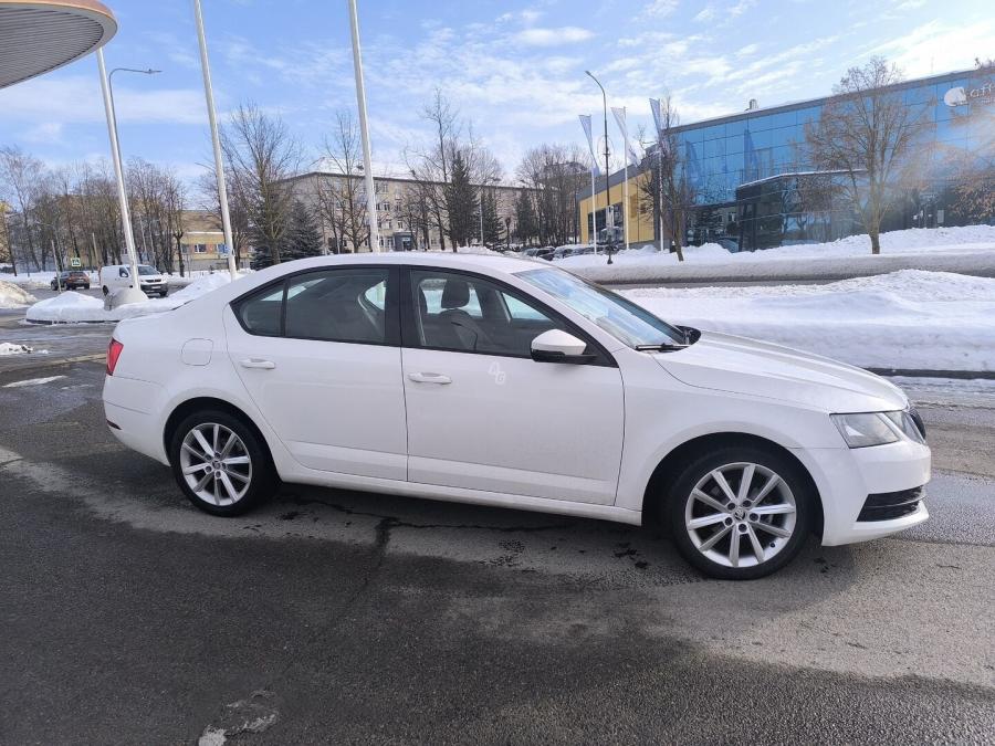 White Skoda Octavia 2017 in Siauliai, with an engine capacity of 1.60 L and mileage of 3 thousand km for 6100 €, photo 7 on AUTOMOTO.COM.LV