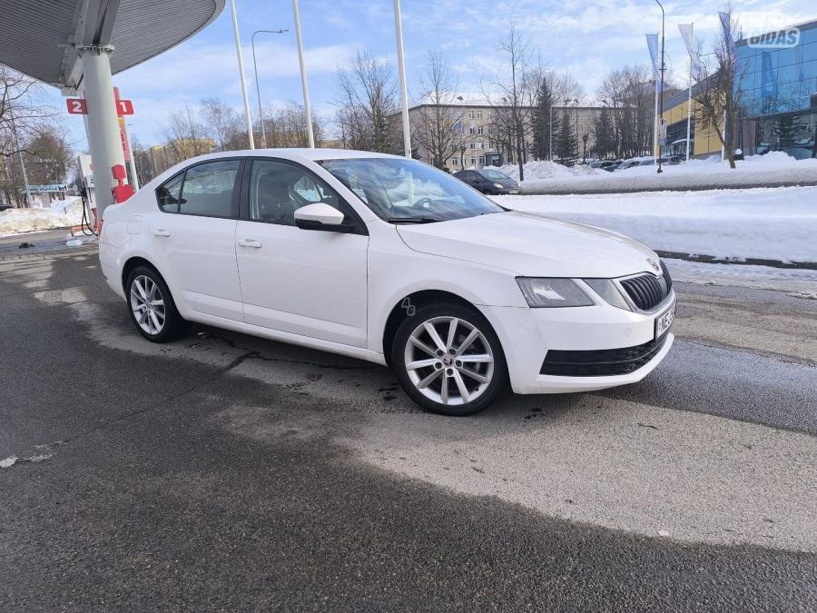 White Skoda Octavia 2017 in Siauliai, with an engine capacity of 1.60 L and mileage of 3 thousand km for 6100 €, photo 8 on AUTOMOTO.COM.LV