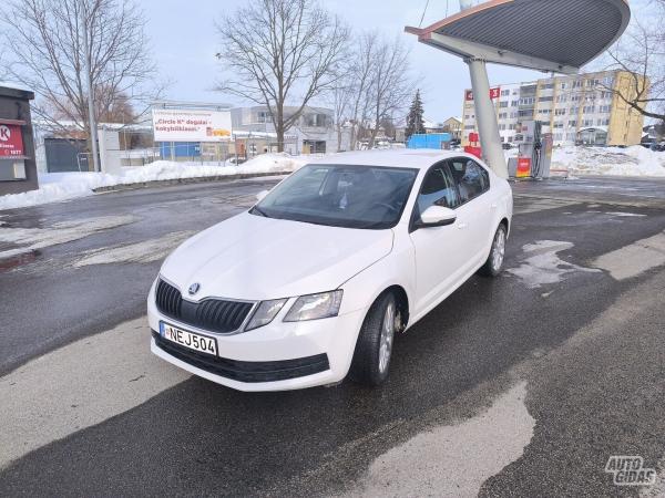 White Skoda Octavia 2017 in Siauliai, with an engine capacity of 1.60 L and mileage of 3 thousand km for 6100 €, photo 10 on AUTOMOTO.COM.LV