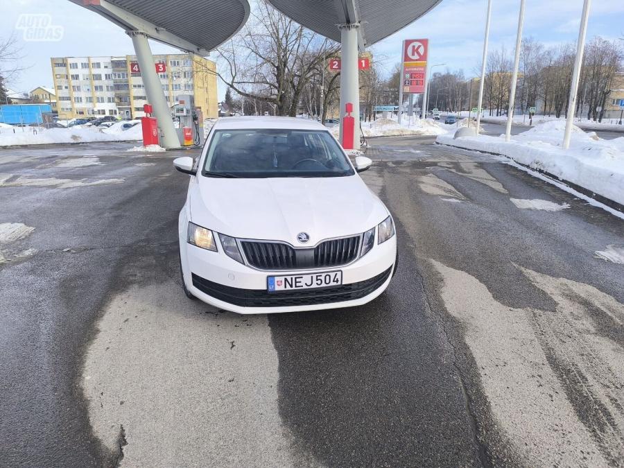 White Skoda Octavia 2017 in Siauliai, with an engine capacity of 1.60 L and mileage of 3 thousand km for 6100 €, photo 12 on AUTOMOTO.COM.LV