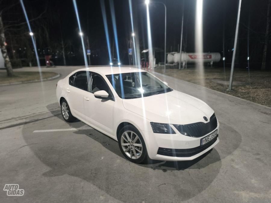 White Skoda Octavia 2017 in Siauliai, with an engine capacity of 1.60 L and mileage of 300 thousand km for 6450 €, photo 1 on AUTOMOTO.COM.LV
