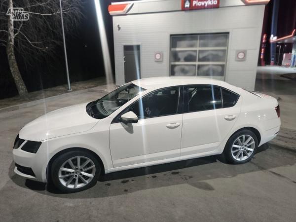 White Skoda Octavia 2017 in Siauliai, with an engine capacity of 1.60 L and mileage of 300 thousand km for 6450 €, photo 2 on AUTOMOTO.COM.LV