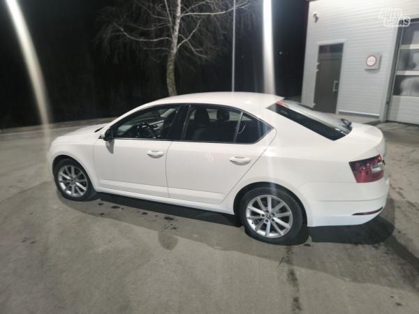 White Skoda Octavia 2017 in Siauliai, with an engine capacity of 1.60 L and mileage of 300 thousand km for 6450 €, photo 3 on AUTOMOTO.COM.LV
