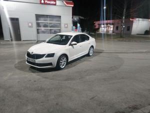 White Skoda Octavia 2017 in Siauliai, with an engine capacity of 1.60 L and mileage of 300 thousand km for 6450 €, photo 5 on AUTOMOTO.COM.LV