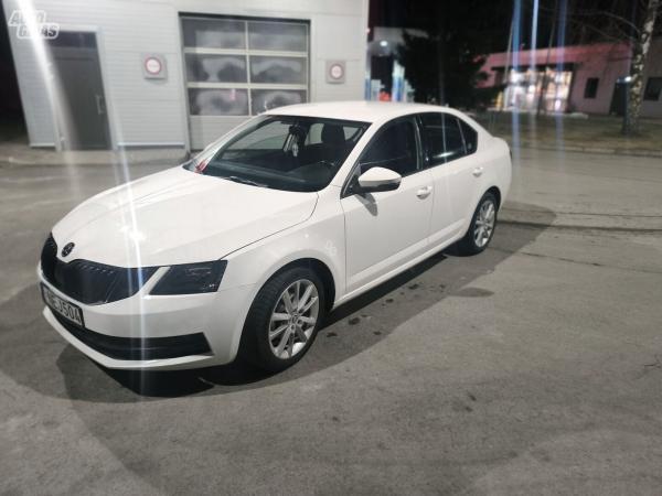 White Skoda Octavia 2017 in Siauliai, with an engine capacity of 1.60 L and mileage of 300 thousand km for 6450 €, photo 7 on AUTOMOTO.COM.LV