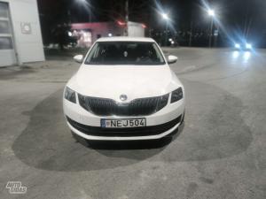 White Skoda Octavia 2017 in Siauliai, with an engine capacity of 1.60 L and mileage of 300 thousand km for 6450 €, photo 10 on AUTOMOTO.COM.LV
