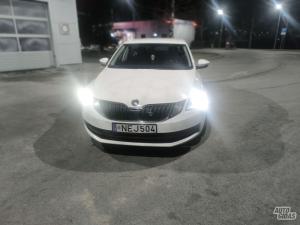 White Skoda Octavia 2017 in Siauliai, with an engine capacity of 1.60 L and mileage of 300 thousand km for 6450 €, photo 11 on AUTOMOTO.COM.LV